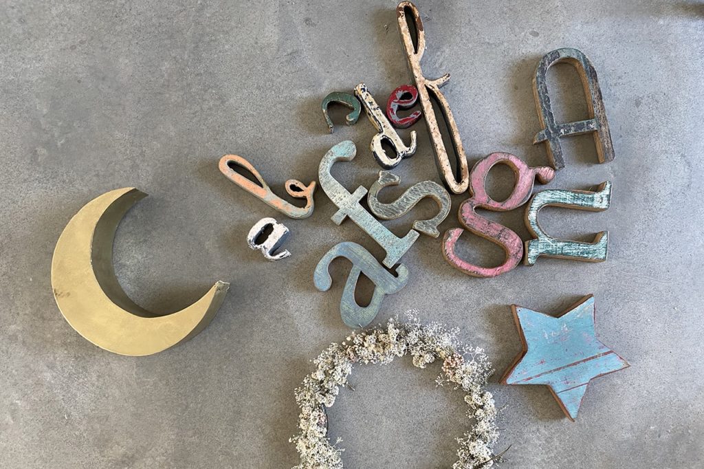 Gold Typo Moon S / M - naman project